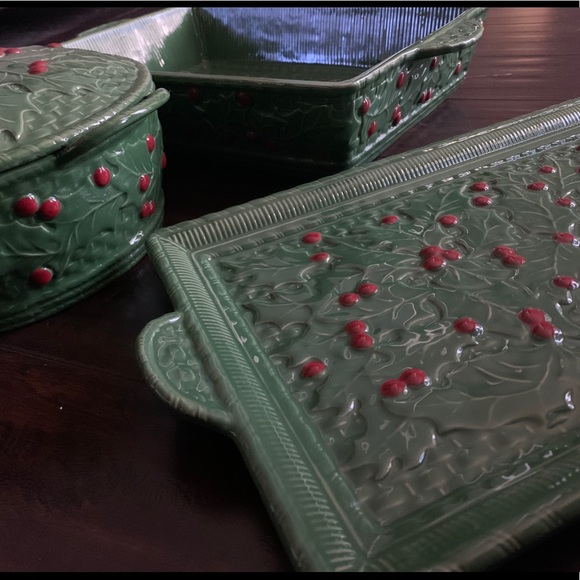 Temptations | Kitchen | Christmas Presentable Ceramic Ovenware Holly ...